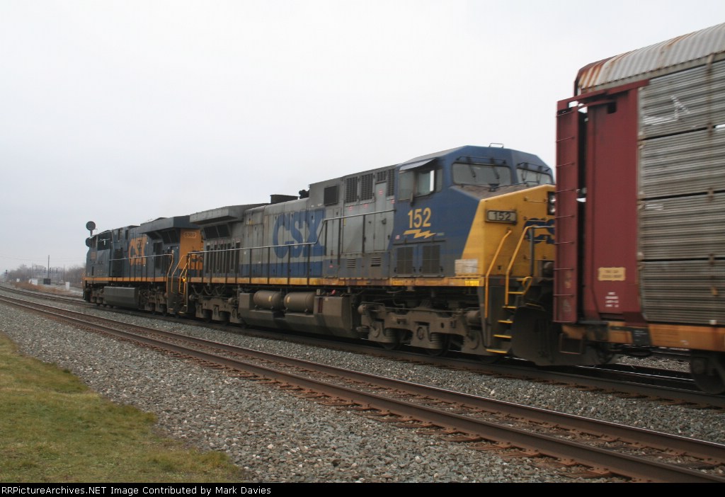 CSX 152 + 5389